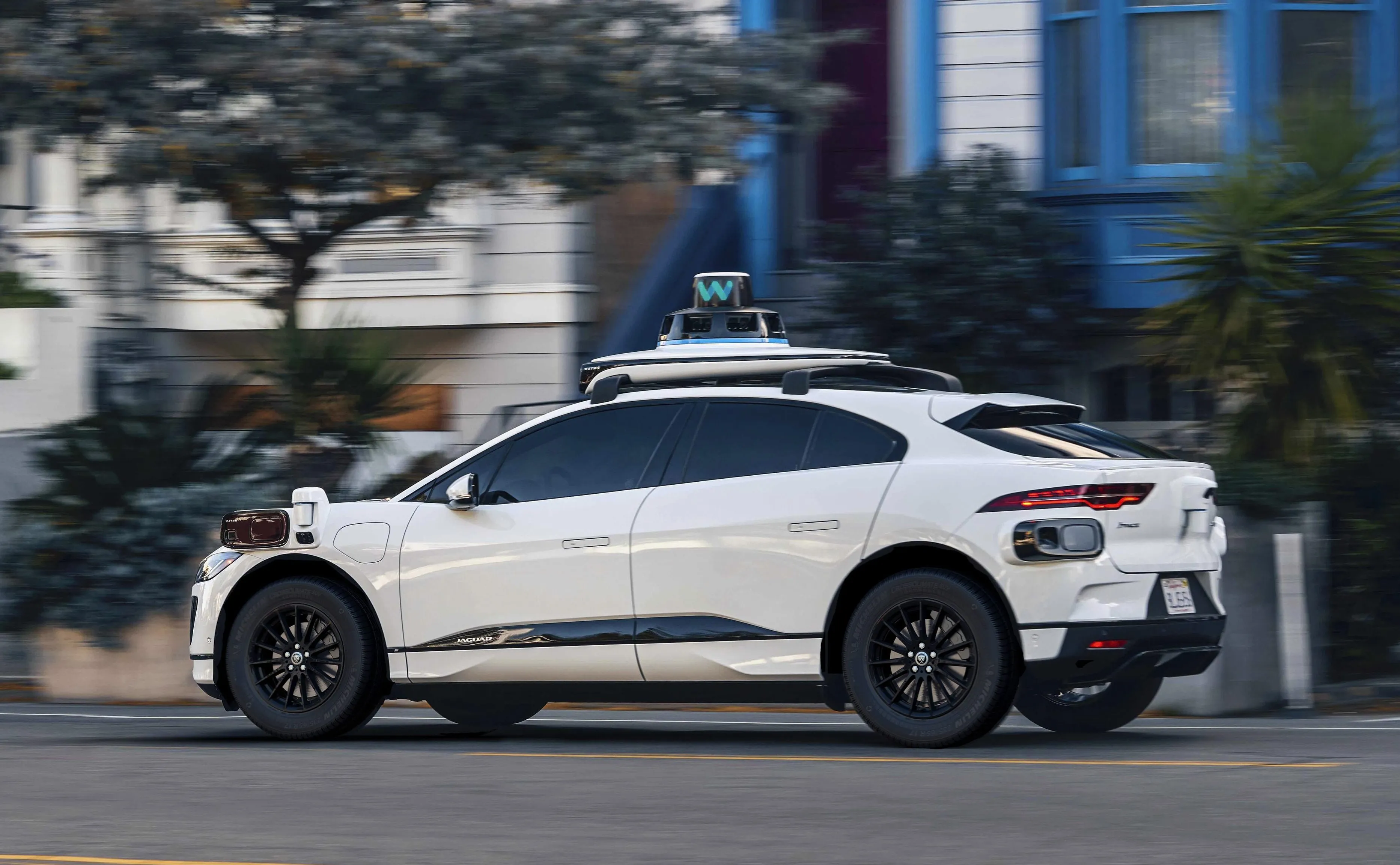 Waymo unveils plans to roll out driverless taxi pilots in London ...